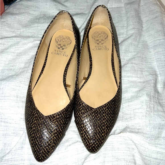 Vince Camuto Henchila Flat